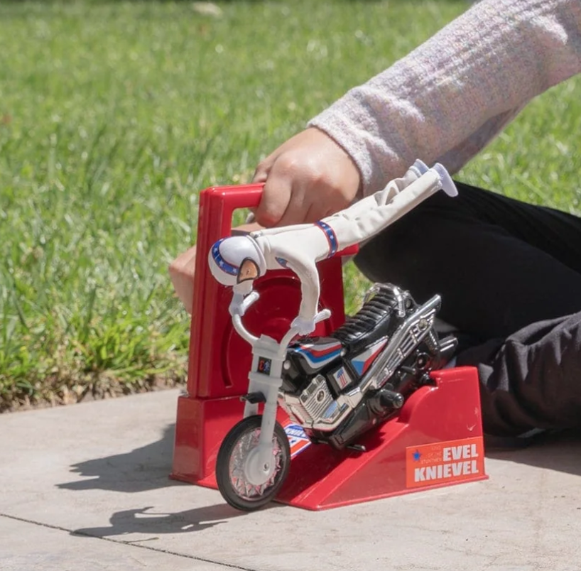 EVEL KNIEVEL STUNT CYCLE - The Toy Box